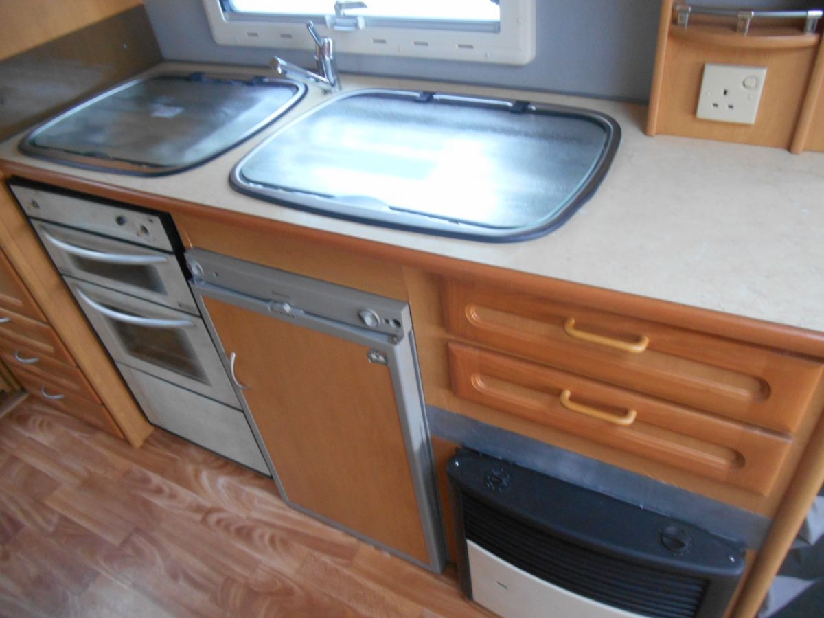 Used 2005 Compass Omega 540 caravan - just £5995 at Ropers of Yorkshire