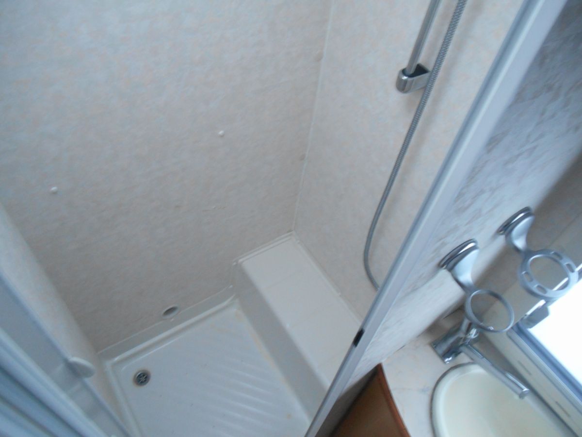 Used 2005 Compass Omega 540 caravan - just £5995 at Ropers of Yorkshire