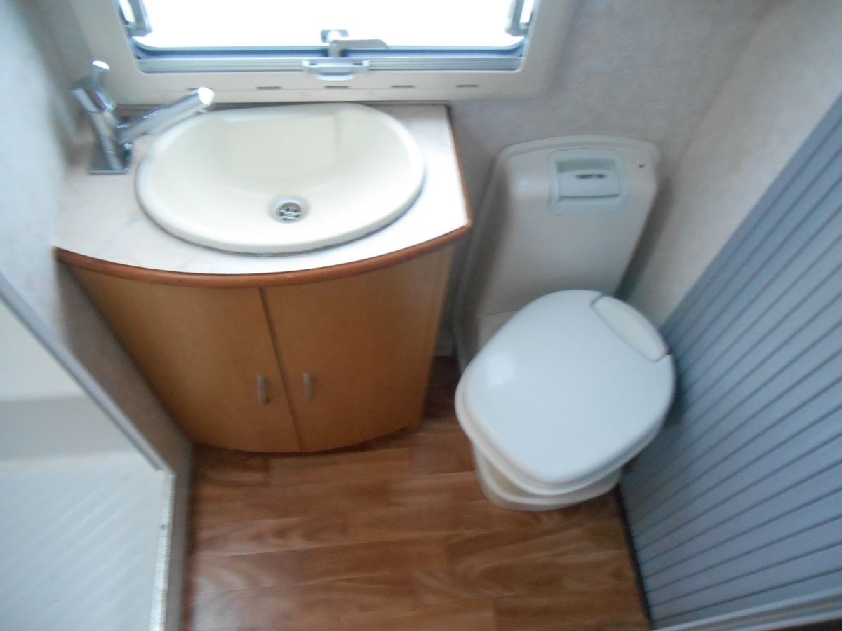 Used 2005 Compass Omega 540 caravan - just £5995 at Ropers of Yorkshire