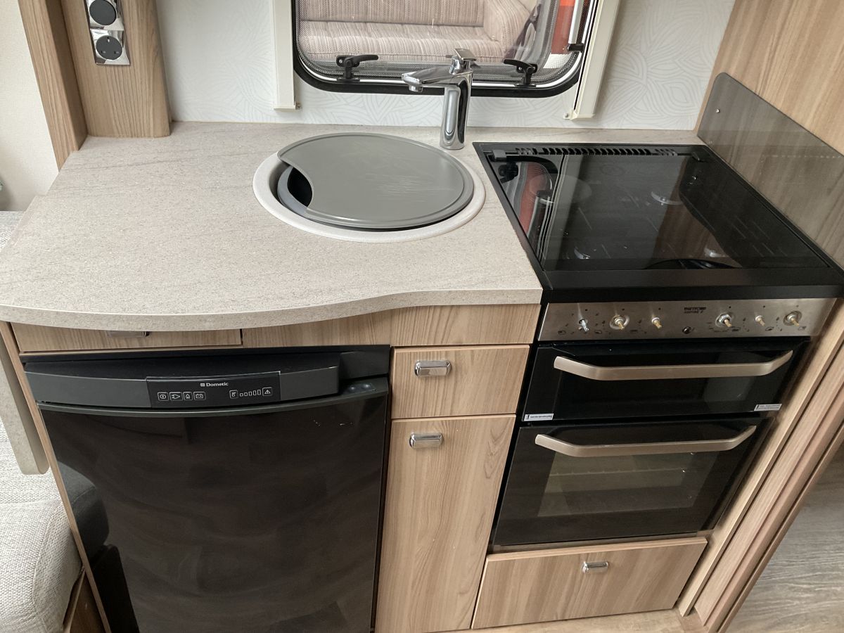 Used 2016 Swift Challenger 580 Alde caravan - just £16495 at Ropers of ...
